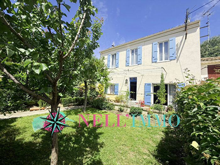 Salon-de-Provence, Touret, Route d'Eyguières : Maison 6 pièces à vendre