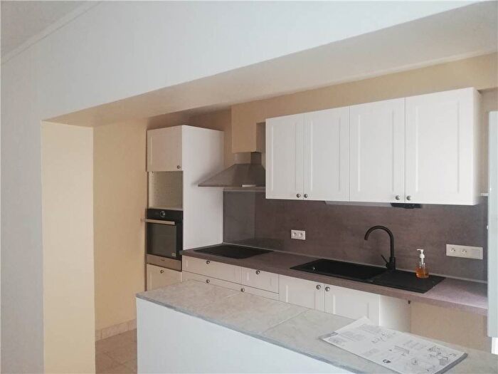 Maison 4 pièces à louer à Visan