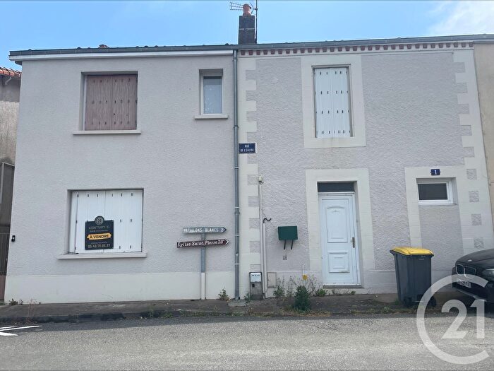 Maison à vendre - Parthenay - 6 pièces - 3 chambres