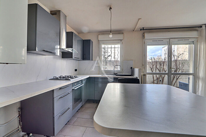 Appartement à vendre - Aubervilliers, Villette, Quatre-Chemins - 3 pièces - 2 chambres