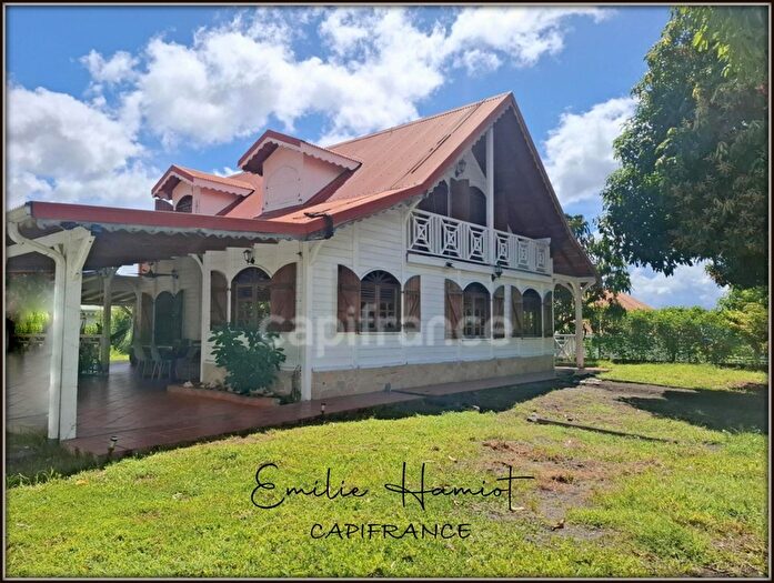 Maison à vendre - Saint-Pierre - 7 pièces - 5 chambres