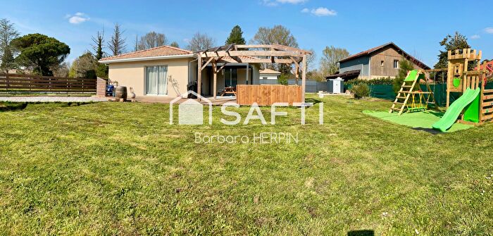 Salles - Maison 4 pièces à vendre