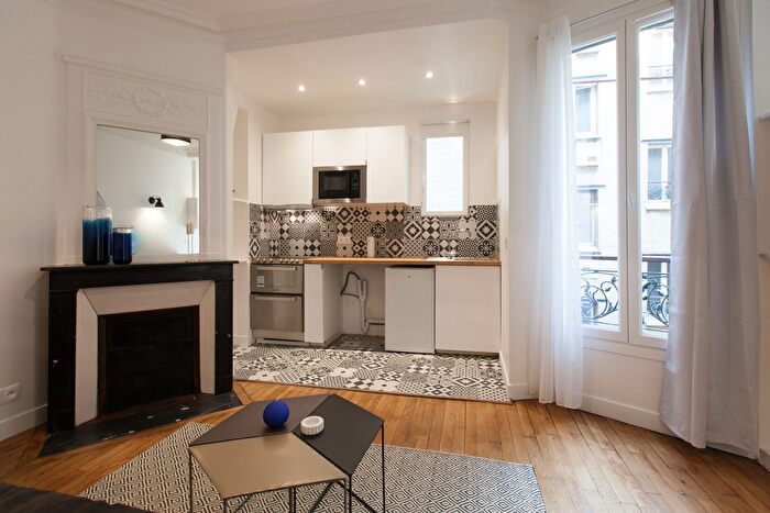 Appartement à louer - Paris e , Jules Joffrin - 1 pièce