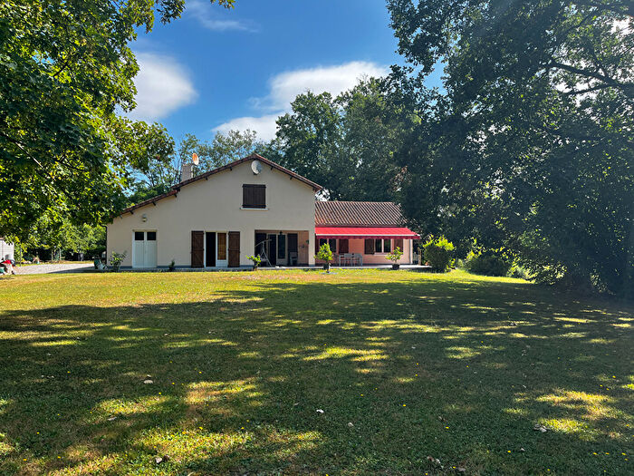 Saint-Gervais-les-Trois-Clochers : Maison 7 pièces à vendre