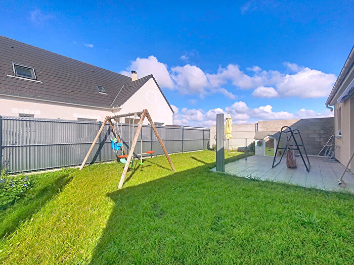 Maison à vendre - Saint-Lyé-la-Forêt - 5 pièces - 4 chambres