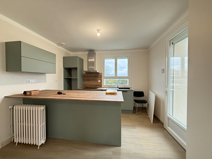 Appartement à louer - Aubenas, Paillouse, Baza - 4 pièces - 3 chambres