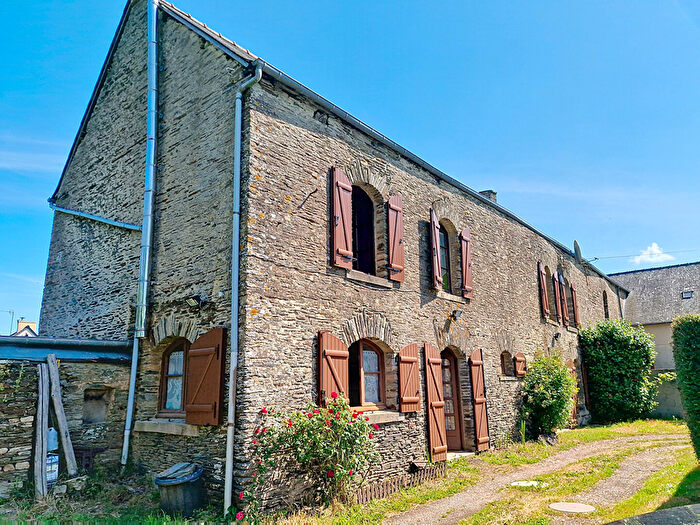 Maison à vendre - Ploërmel - 7 pièces - 4 chambres