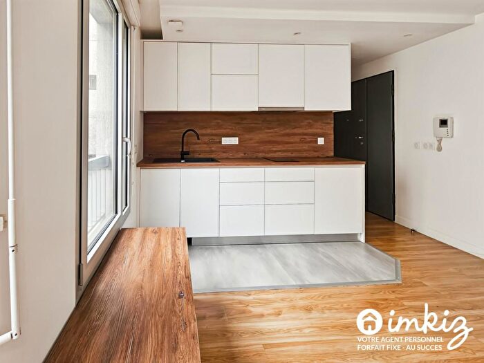 Paris 18ème, Grandes Carrières, Clichy : Appartement 1 pièce à vendre