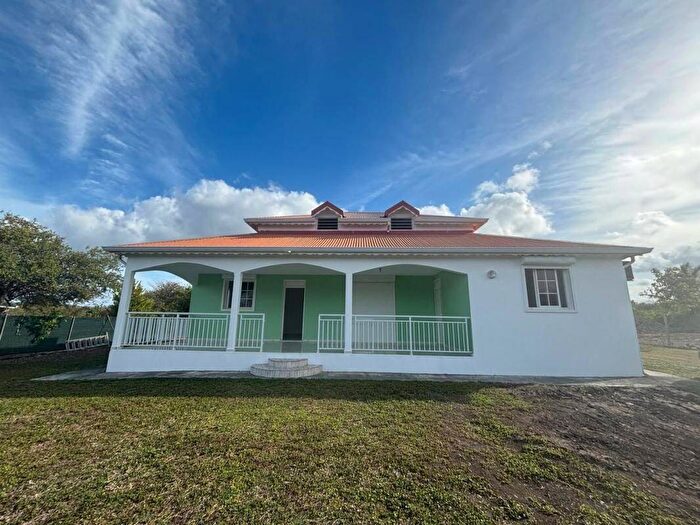 Maison à louer - Le Moule - 5 pièces - 4 chambres