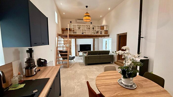 Maison à vendre - Neuves-Maisons - 8 pièces - 4 chambres