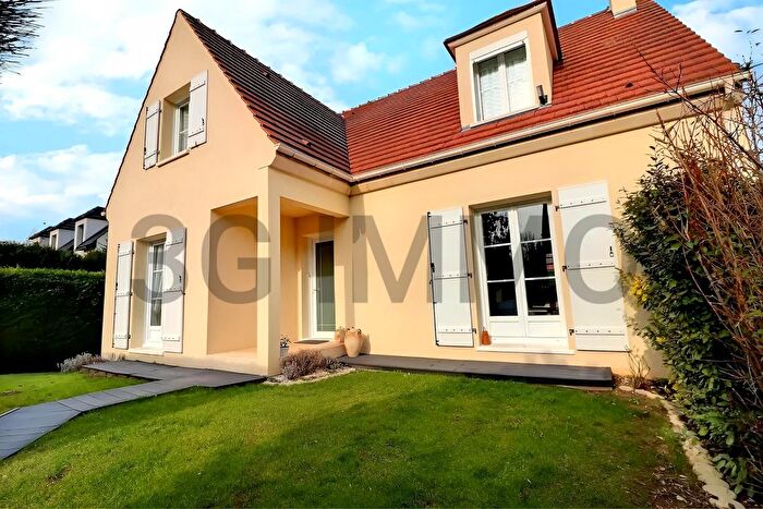 Maison à vendre - Verneuil-en-Halatte - 7 pièces - 4 chambres