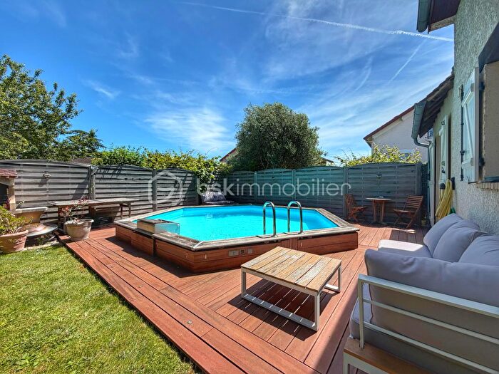 Maison 8 pièces à Villeneuve-le-Roi, Plateau Gare, à vendre