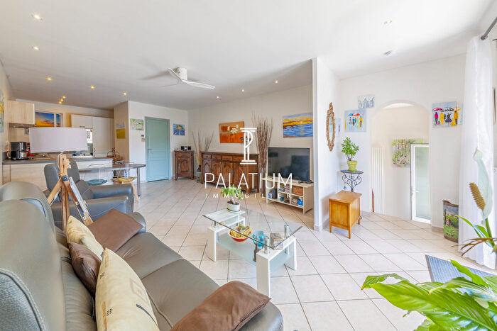 Appartement à vendre - Gréoux-les-Bains - 4 pièces - 3 chambres