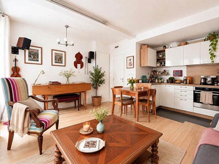 Appartement 3 pièces à Paris 20ème, Belleville, à vendre