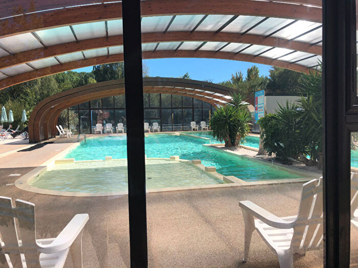 Maisons à vendre et appartements à louer - 1