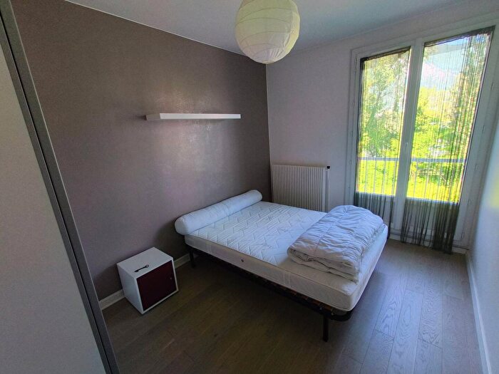 Appartement à louer - Saint-Martin-dHères - 4 pièces - 3 chambres