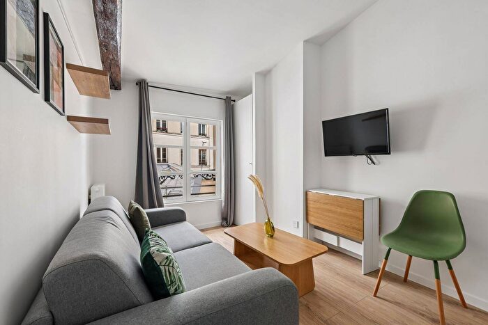 Clichy-Trinité, Paris 9ème arrondissement : Appartement 1 pièce à louer