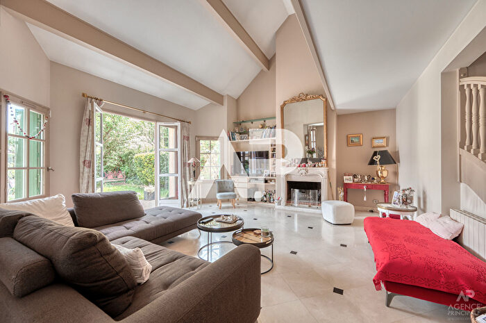 Maison à vendre - Rueil-Malmaison, Buzenval - 7 pièces - 5 chambres