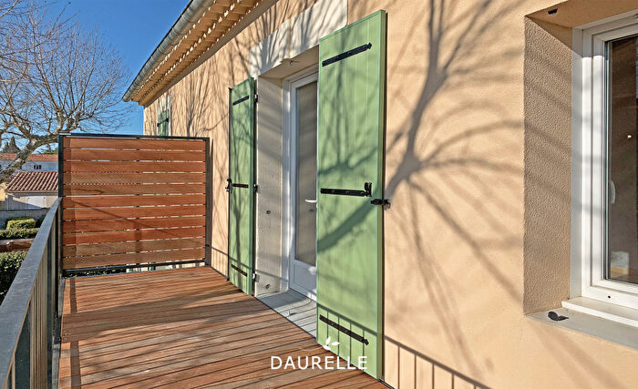 Cabannes : Appartement 4 pièces à vendre