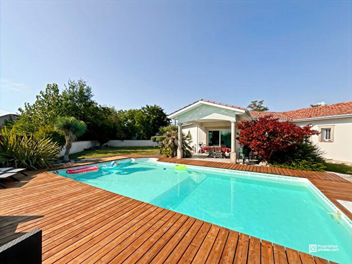 Maison à vendre - Ambarès-et-Lagrave, Centre-ville, Lagrave, Les Erables, Chêne Vert - 5 pièces - 4 chambres