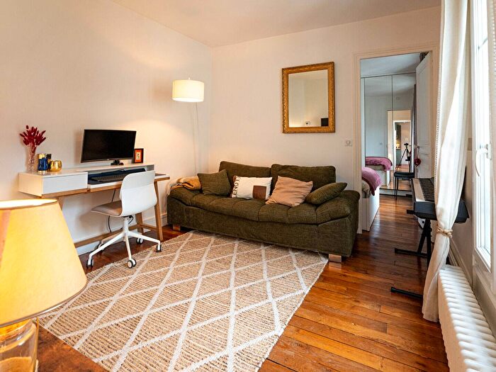 Appartement à louer - Cambronne-Garibaldi, Paris ème arrondissement - 2 pièces - 1 chambre