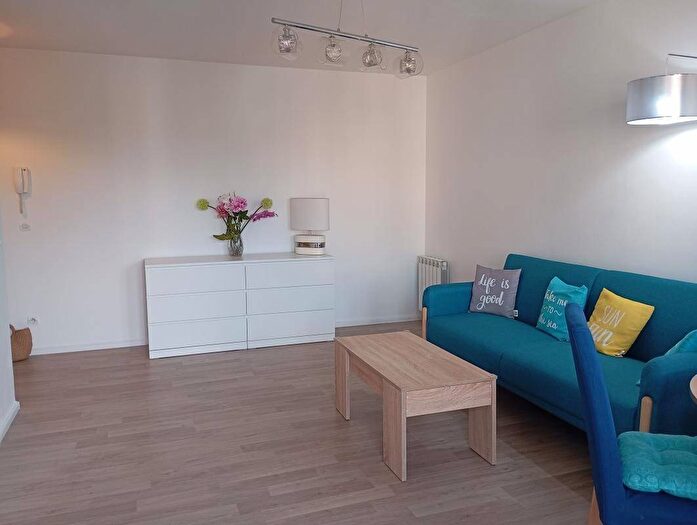 Appartement à louer - Bailly-Romainvilliers - 3 pièces - 2 chambres