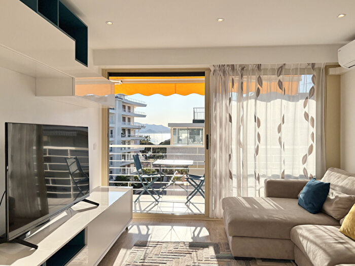 Cannes, Pointe Croisette : Appartement 2 pièces à vendre