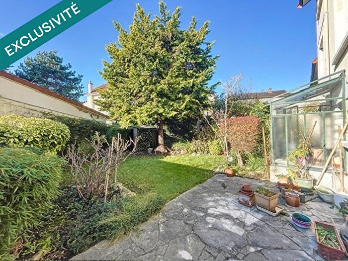 Maison à vendre - LHaÿ-les-Roses, Centre-ville - 8 pièces - 6 chambres