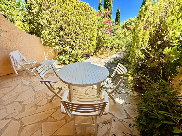 Appartement à vendre - Cavalaire-sur-Mer, Le Parc- Frais Vallon, Le Jas - 3 pièces - 2 chambres