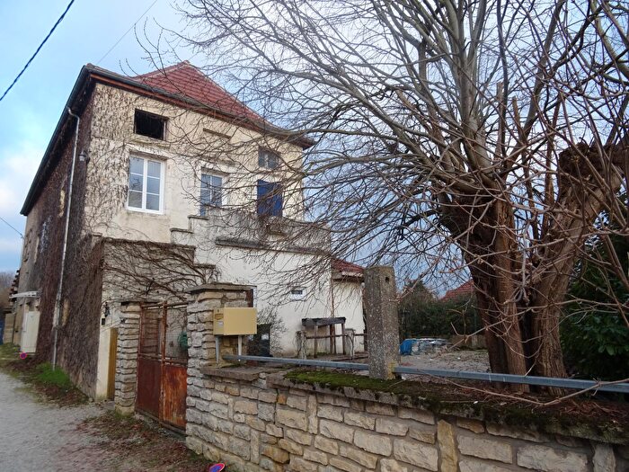 Maison à vendre - Rully - 9 pièces - 3 chambres
