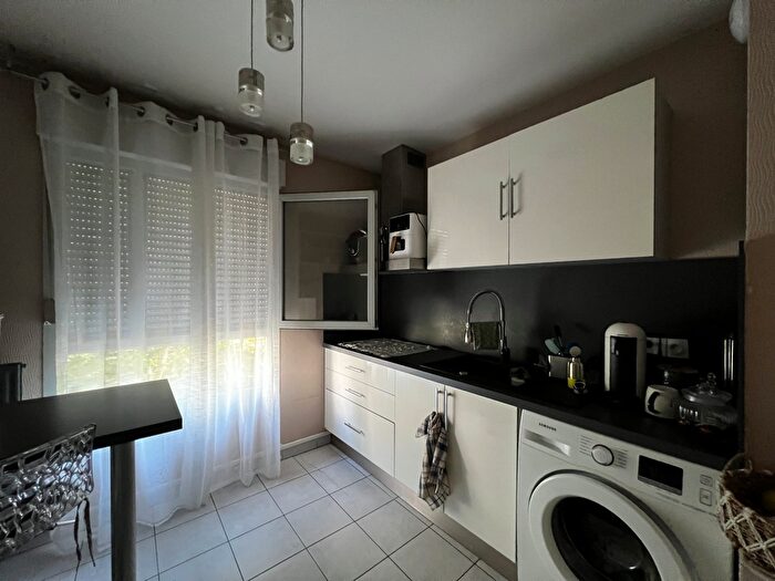 Appartement 2 pièces à Grenoble, Village Olympique, à louer