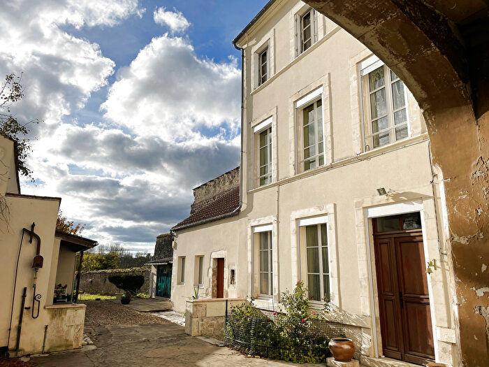 Maison à vendre - Bonny-sur-Loire - 10 pièces - 5 chambres