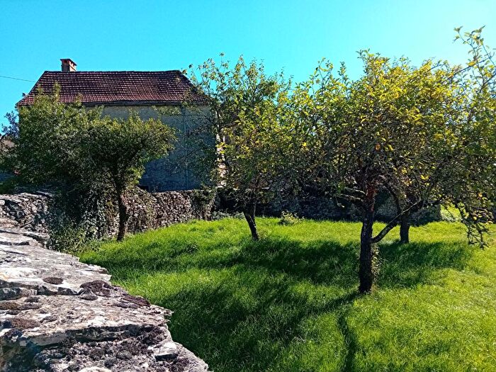 Maison à vendre - Saint-Jean-de-Laur - 2 pièces - 1 chambre