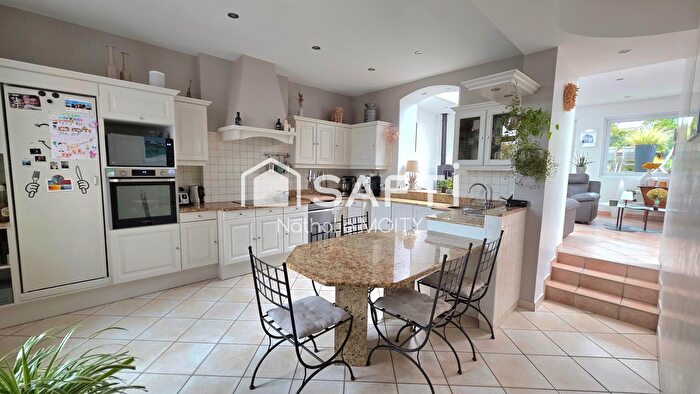 Maison à vendre - Saint-Quentin, Europe, Rémicourt - 8 pièces - 6 chambres