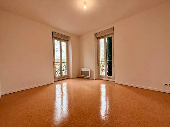 Appartement à louer - Saint Roch, Toulon - 2 pièces - 1 chambre