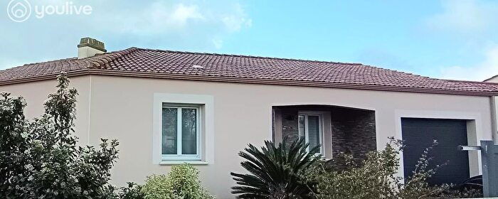 Maison à vendre - Saint-Hilaire-la-Forêt - 4 pièces - 3 chambres