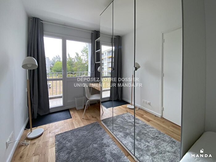 Chevilly-Larue, Sorbiers, Saussaye : Appartement 5 pièces à louer