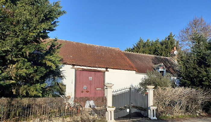 Maison à vendre - Rezay - 4 pièces - 3 chambres