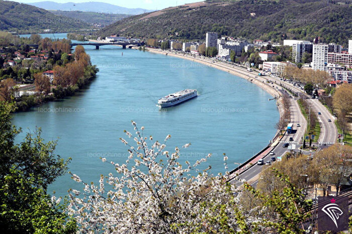 Appartement à vendre - Vienne, Estressin - 4 pièces - 3 chambres