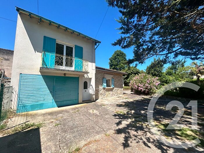 Maison à vendre - Saint-Hilaire-de-Lusignan - 5 pièces - 3 chambres