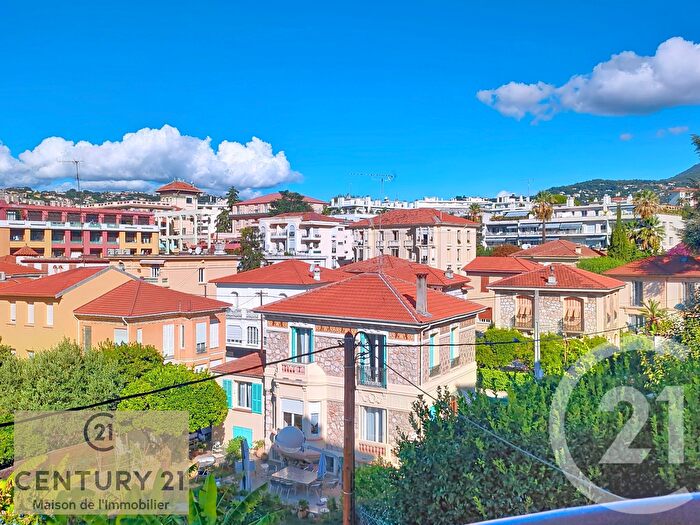 Appartement à vendre - Nice, Saint-Lambert, Bas-Cimiez - 3 pièces - 2 chambres