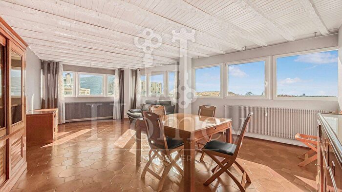 Appartement à louer - Centre, Annemasse - 4 pièces - 3 chambres