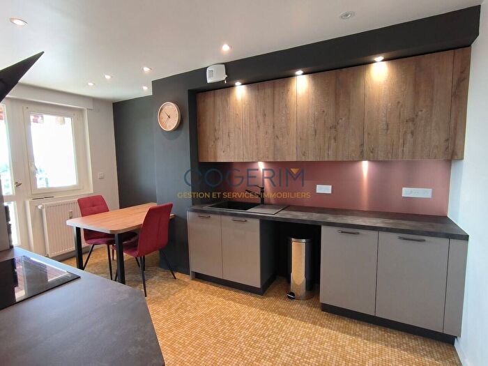 Appartement à louer - Belleroche, Villefranche-sur-Saône - 4 pièces - 2 chambres