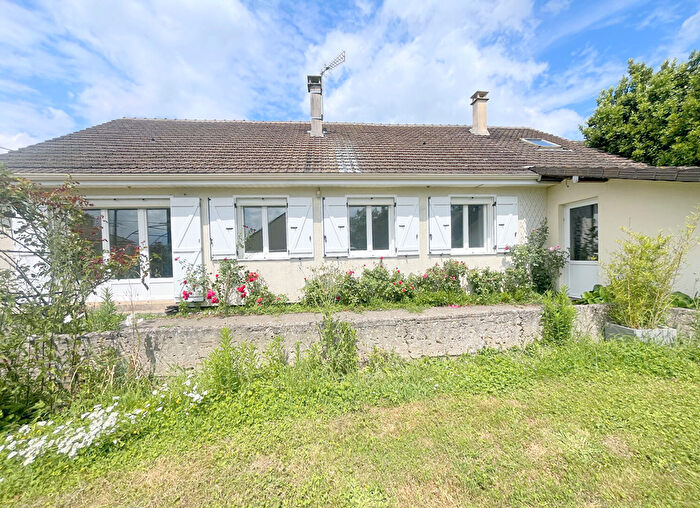 Maison 6 pièces à Corbeil-Cerf, à vendre