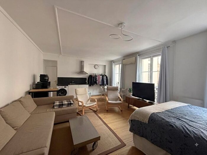 Appartement 1 pièce à Paris 8ème, à louer