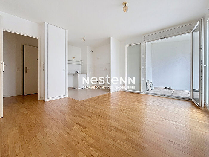 Appartement à vendre - Issy-les-Moulineaux, Les Epinettes, Le Fort, Les Hauts dIssy - 2 pièces - 1 chambre