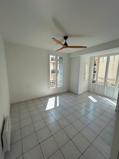 Appartement à louer - Carré dOr, Nice - 3 pièces - 2 chambres