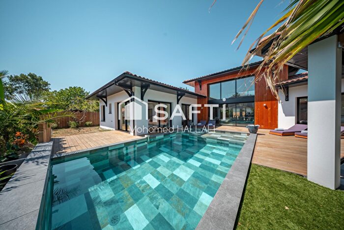 Maison à vendre - La Teste-de-Buch, Les Chênes Verts, Bordes, Clair-Bois, Pinède de Conteau - 6 pièces - 4 chambres