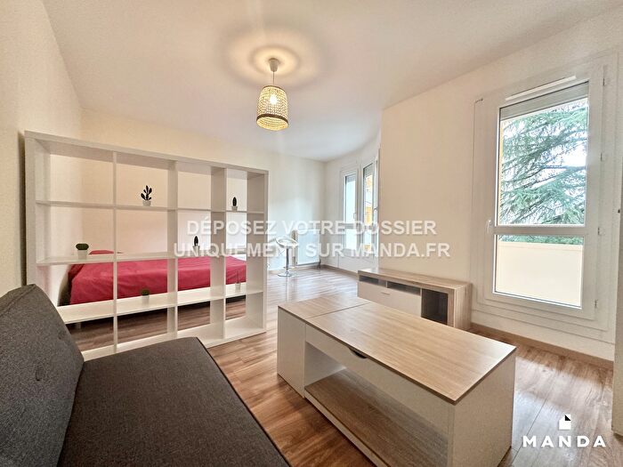 Appartement à louer - Évry, Les Pyramides - 1 pièce