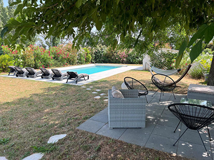 Maison 7 pièces à Mouriès, à vendre